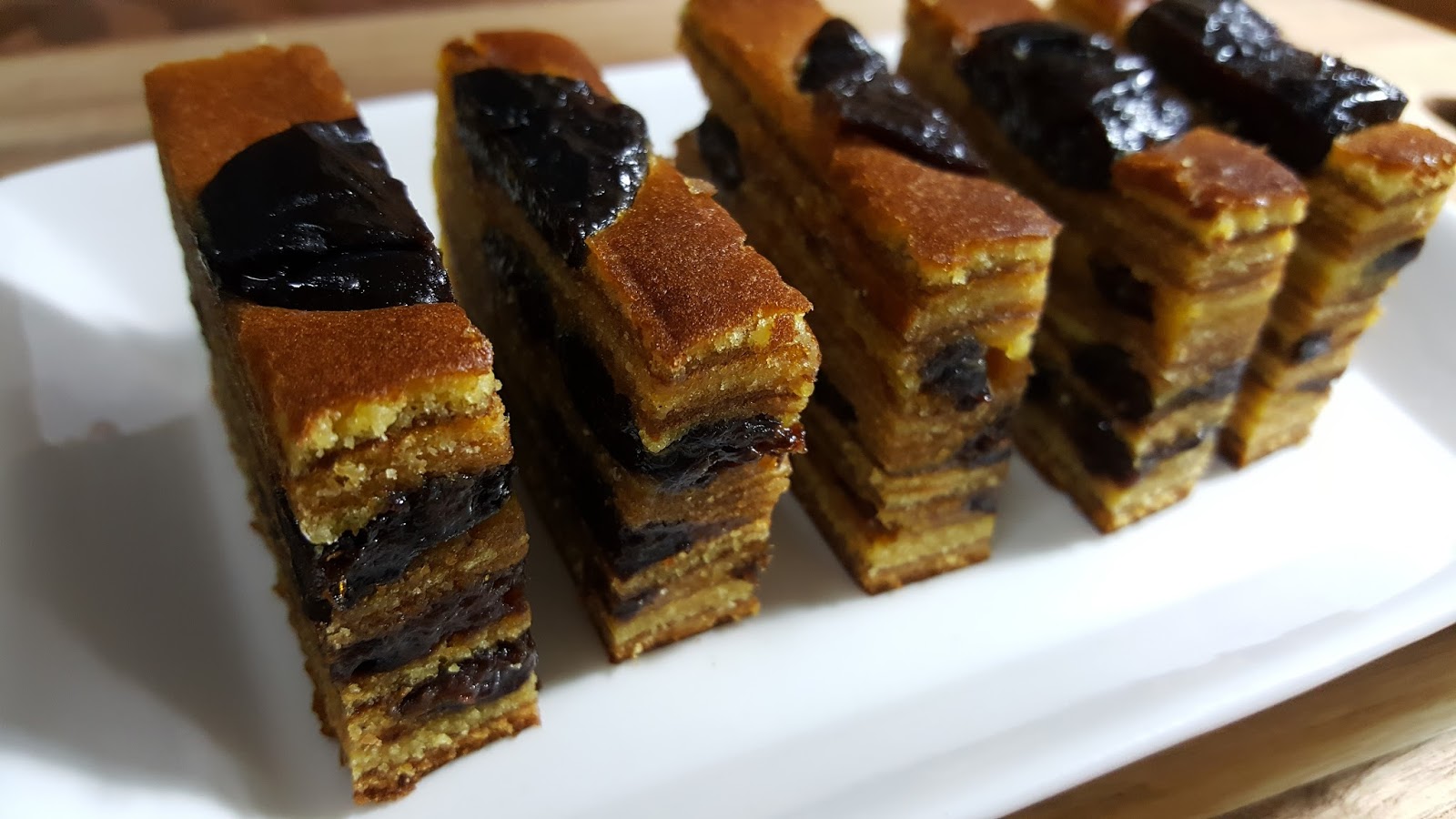 DAPUR KOTA SINGA: PRUNE LAYER CAKE OR KEK LAPIS PRUNE