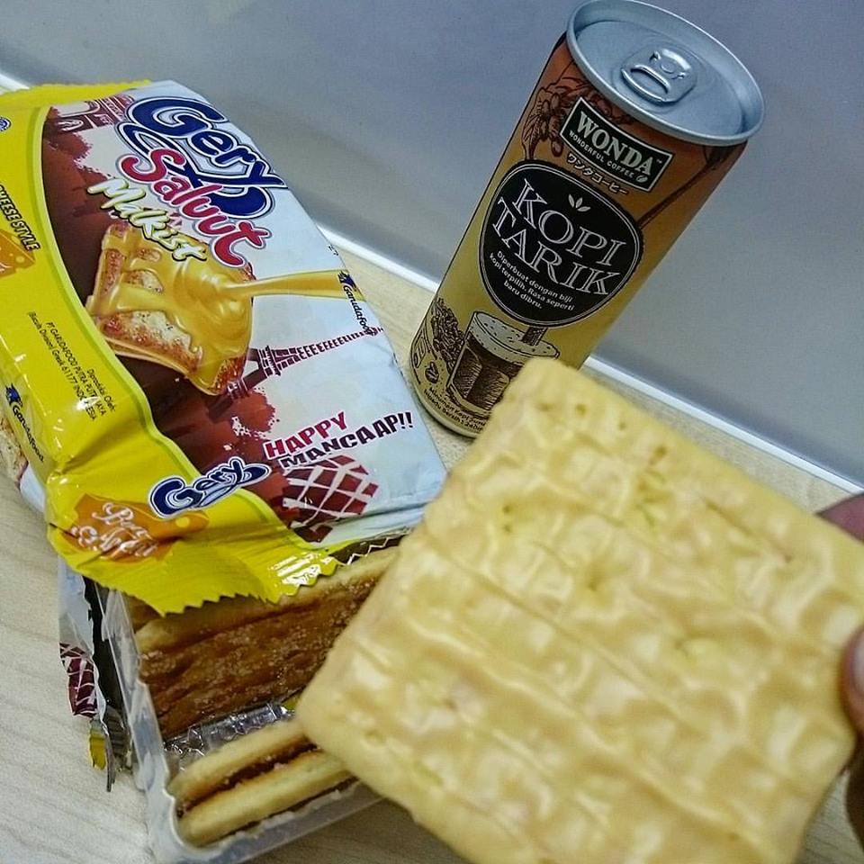 My Life & My Loves ::.: Biskut Viral ~ Gery Saluut Malkist