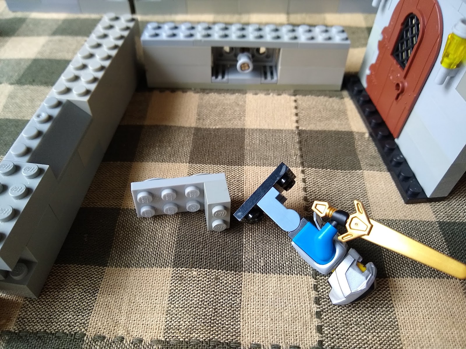 Lego Game Master: Collapsing Wall Traps