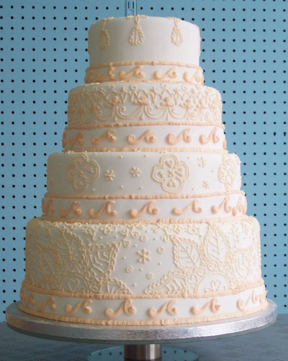 Gorgeous Balinese henna cake | My cake projects
