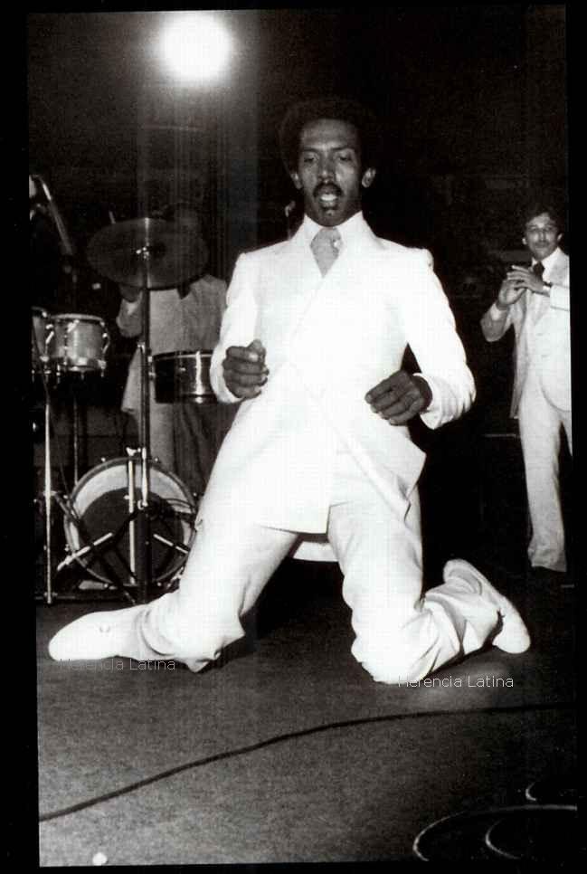 LA SALSA: ROBERTO ROENA