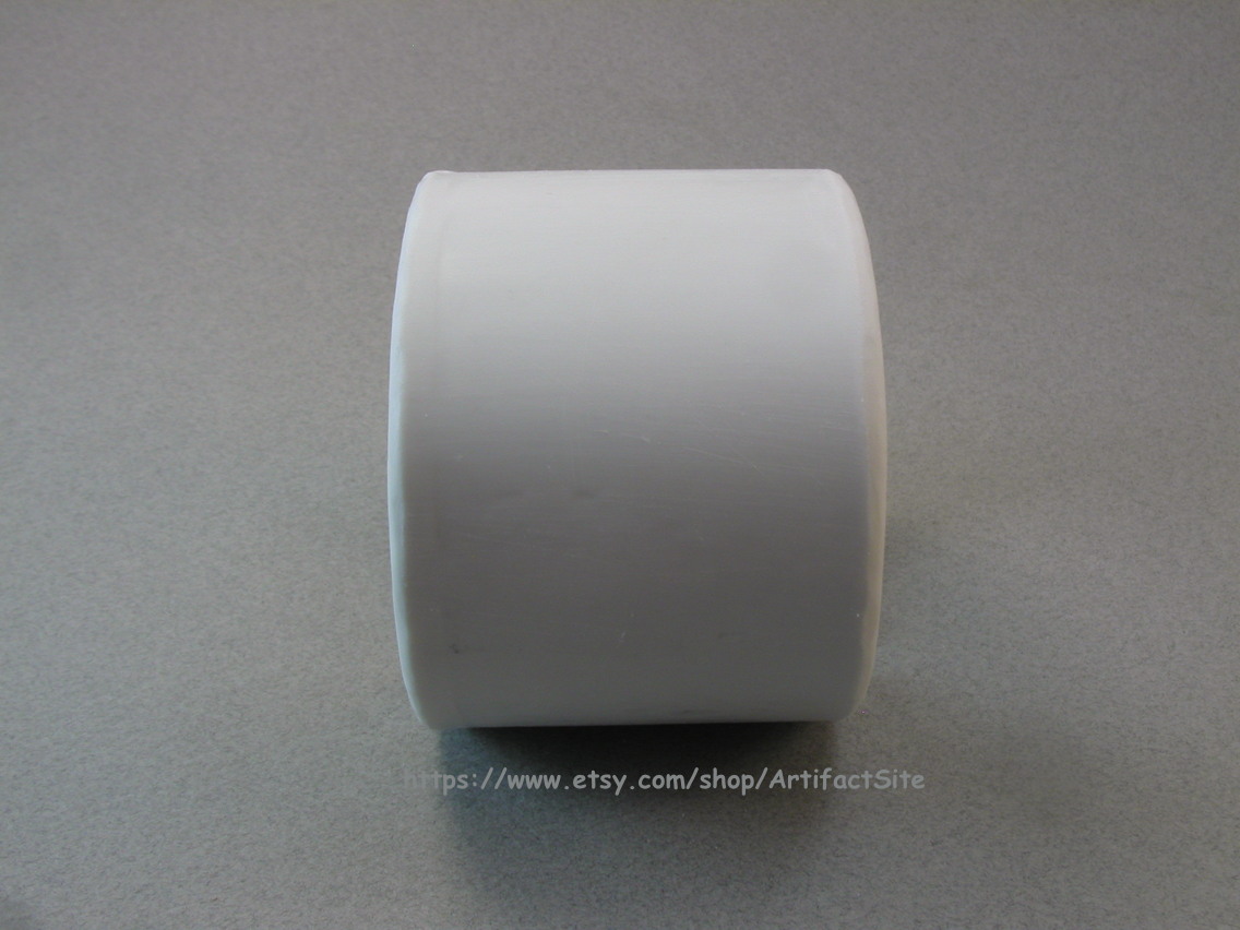 Knots and fiber bracelets: massive white PVC cuff bracelet 3754