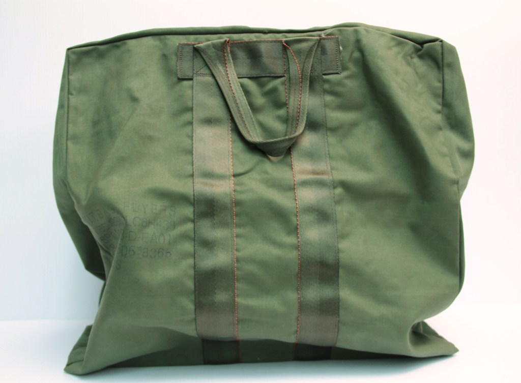 Webbingbabel: US Military Flyer's kit bag