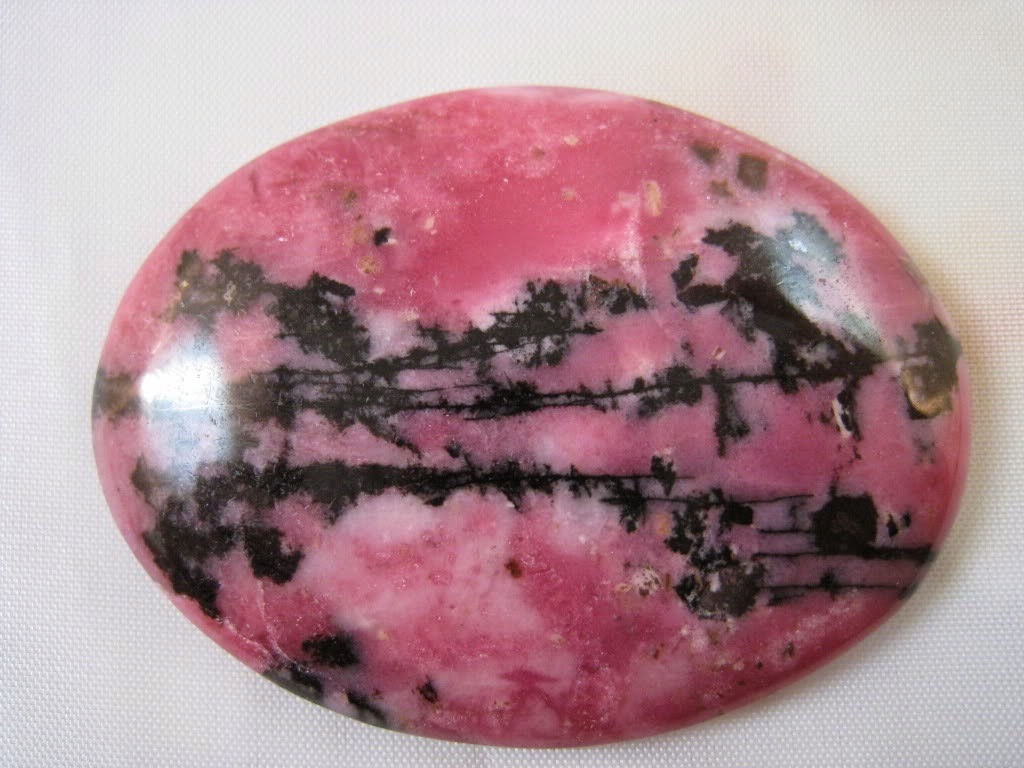 El poder de los cuarzos: Propiedades de la Rodonita