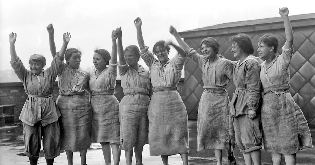 History in Photos: World War I - Women