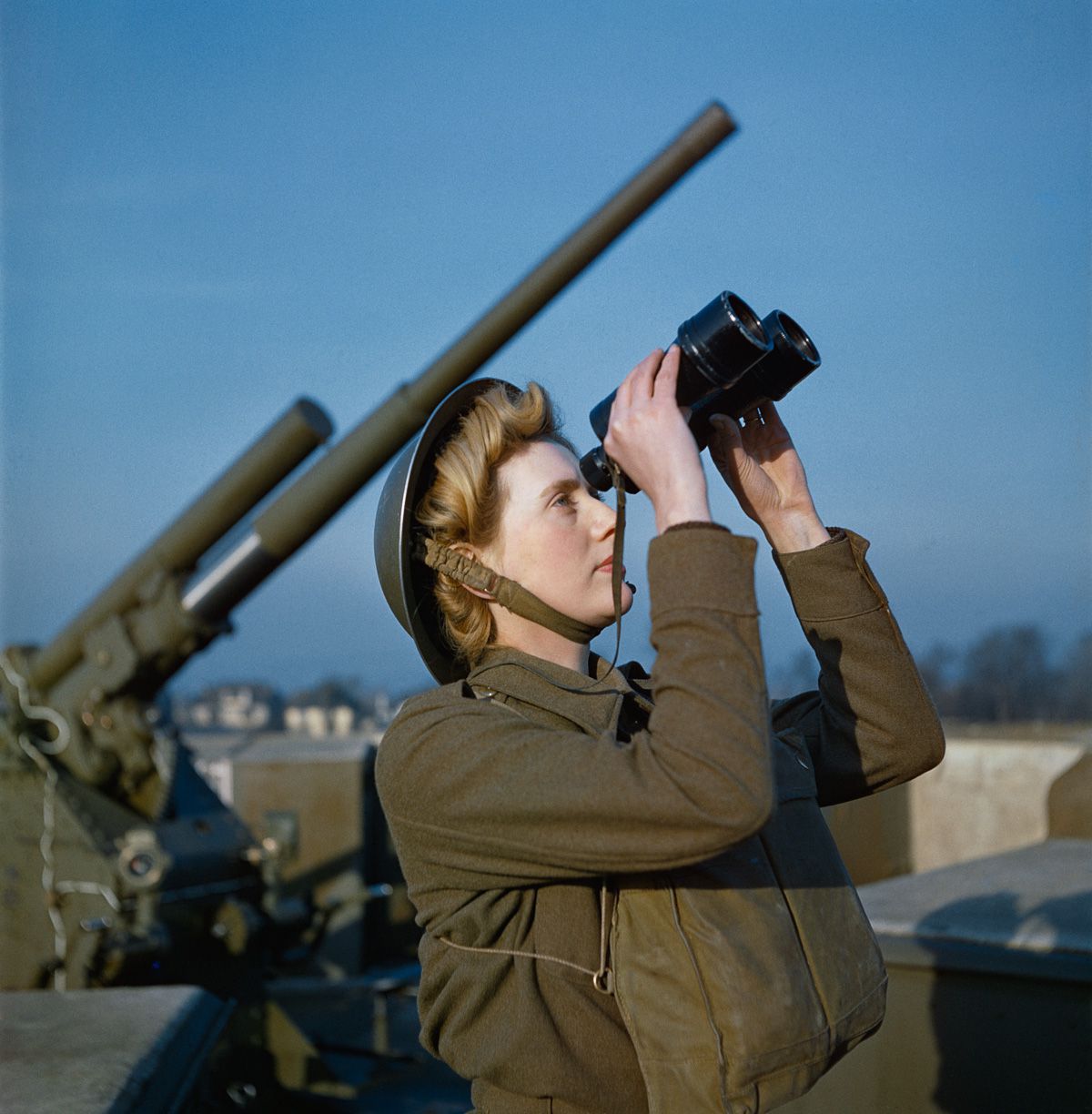 Incredible Photographs That Show World War II in Brilliant & Immersive ...