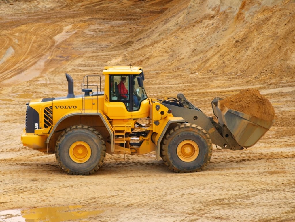 All About Cranes: Why Choosing The L220 Volvo Wheel Loader