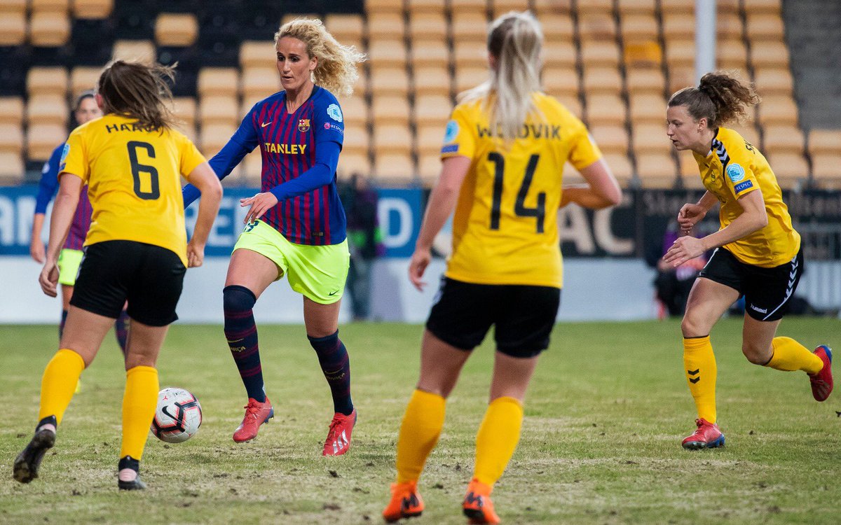 Top or Flop? Barcelona Women Use Never-Seen-Before Kit Combination ...
