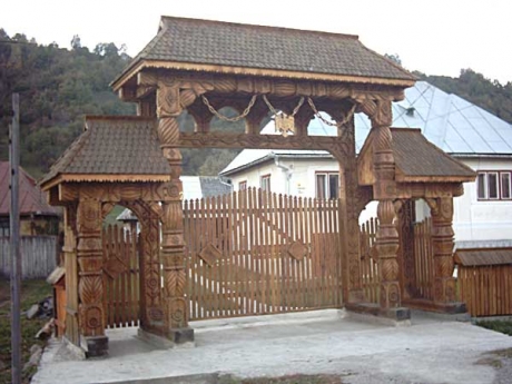 Case si cabane din lemn, la comanda - de vanzare: Porti in stil ...