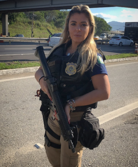 Latest Updates: World's sexiest cop? Brazilian policewoman 'arrests ...