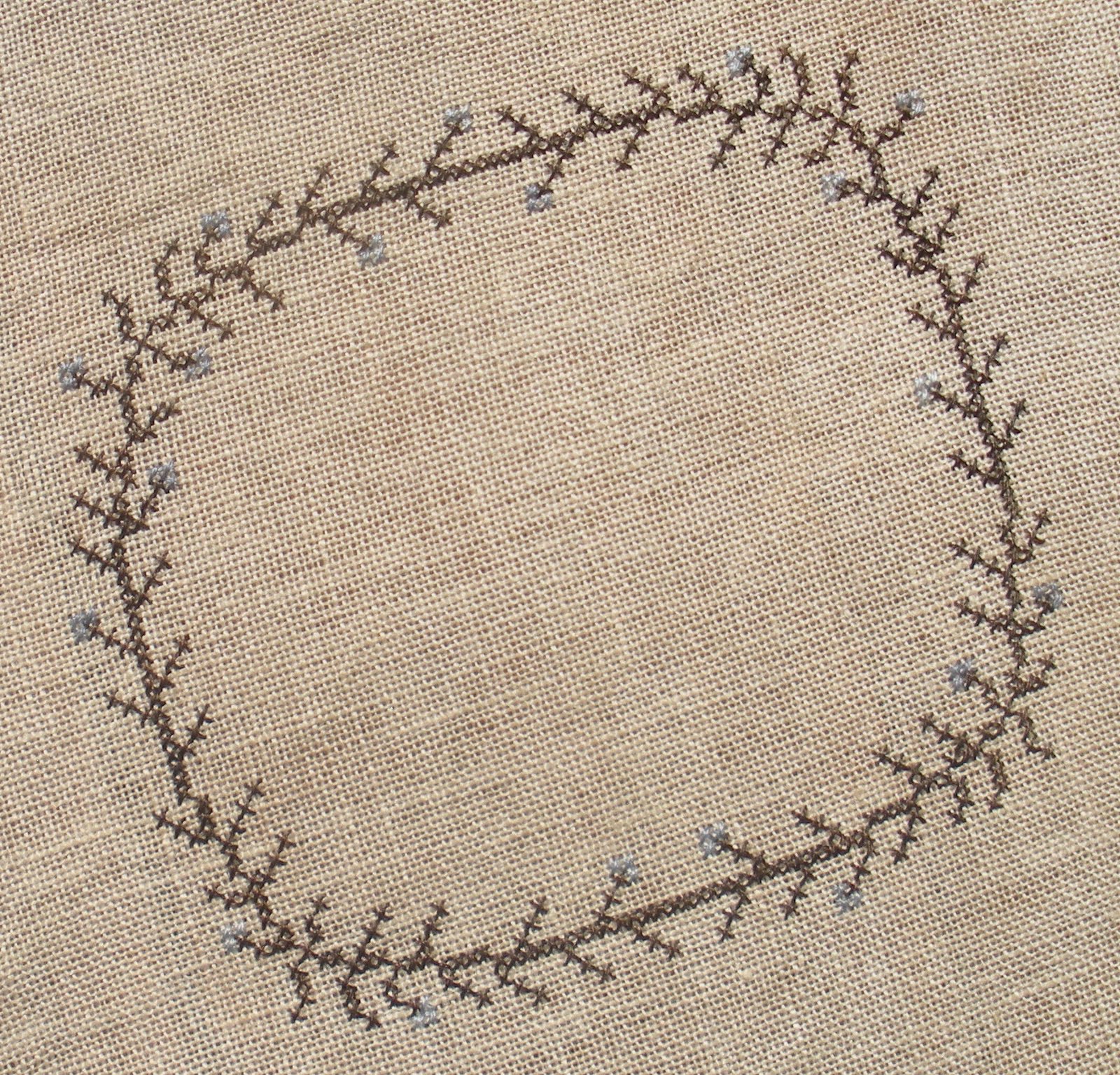 Appleseed Prim: Budding Wreath Free Pattern