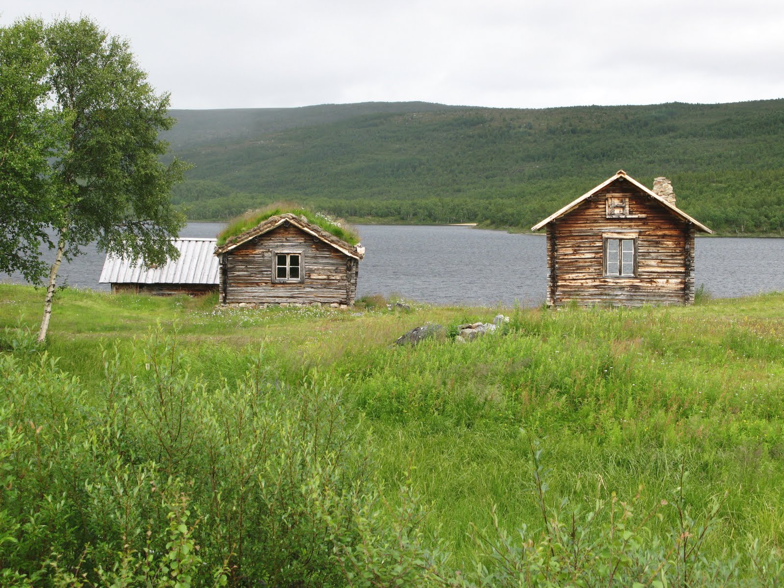 *The Saami - Samisk - Sámi*: Lavvu (Tents), Gamme (Turf Huts), Kåter ...
