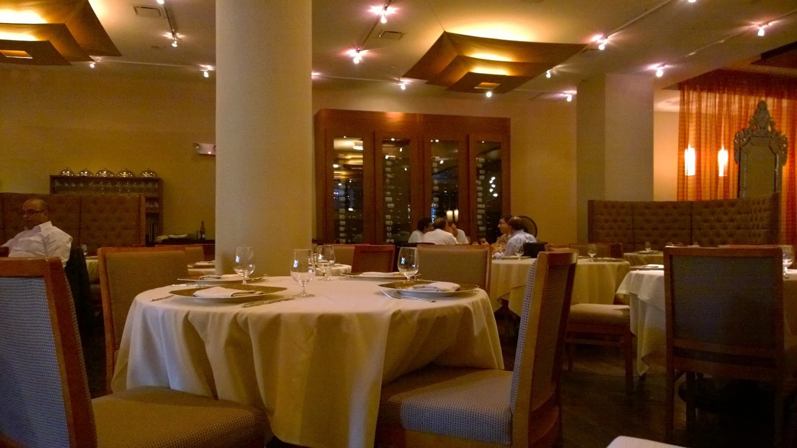 JUNOON - e a t e r y R O W