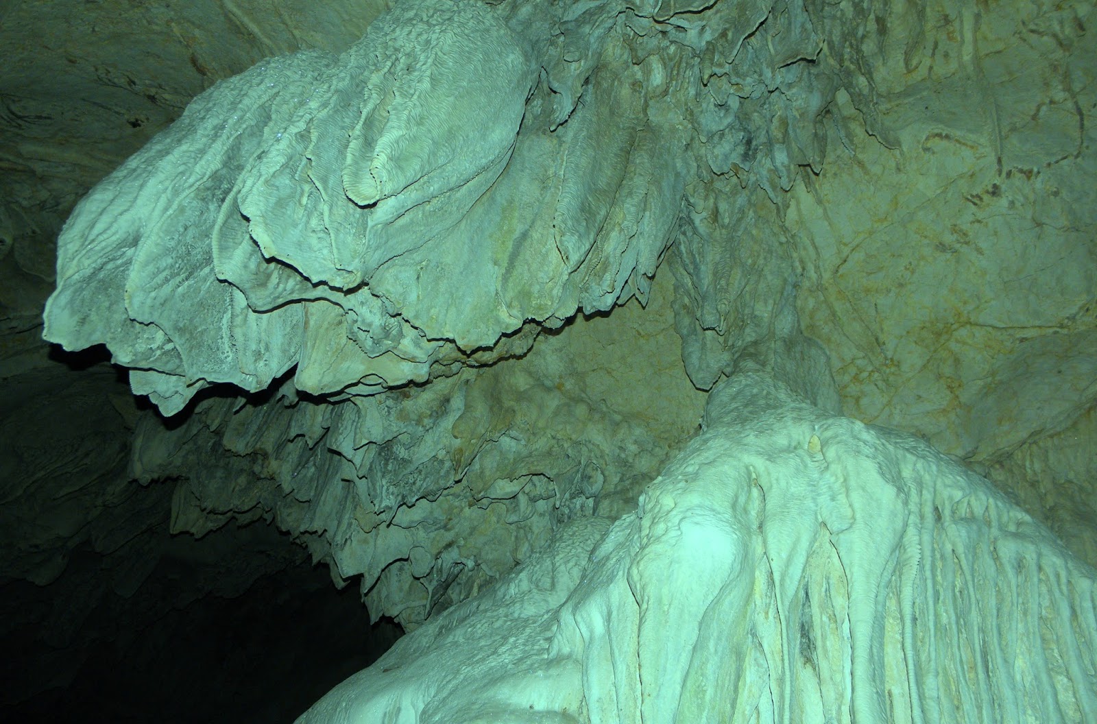 Exploring The Paterno And Bengaongao Caves In Ambongdolan, Tublay, Benguet