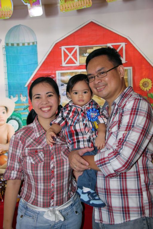 Mommy Bares All: Behind the Scenes of Mateo's Farm-themed First ...