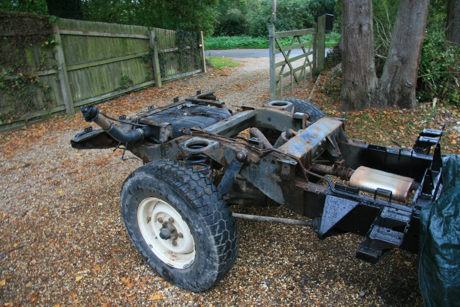 Defender 110 3.5L V8 1991: Strip of rear tub