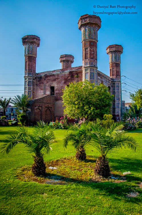 Beyond Megapixel: Chauburji The Lost Garden of Mughal Princess Zeb-un-Nisa