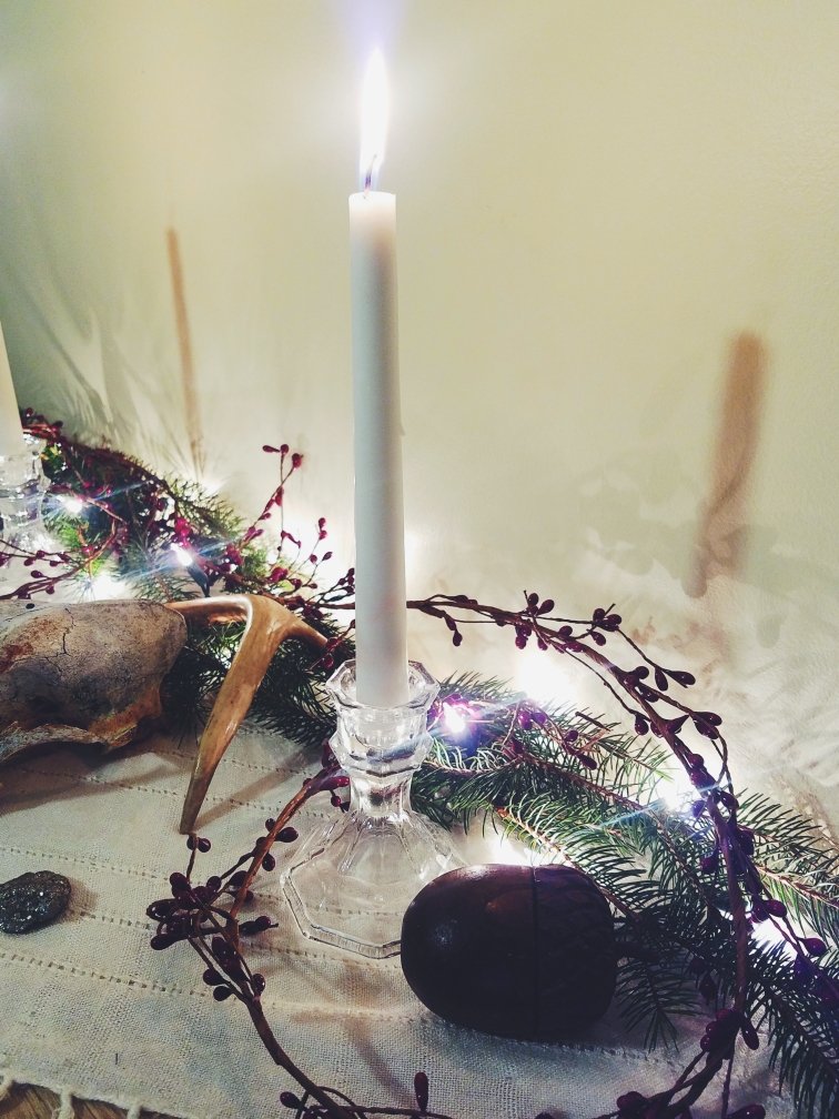 Flying the Hedge: Yule Altar 2018