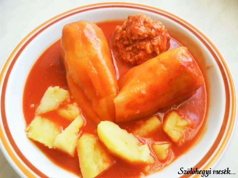 Szölöhegyi mesék, konyhák, mindennapok: Sertés raguleves, töltött paprika