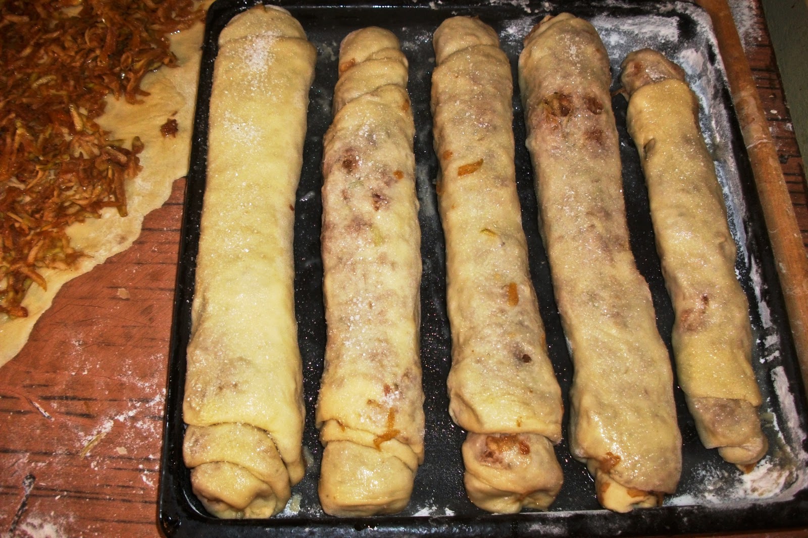 Placinta traditionala cu mere si cum sa faci foi subtiri si perfecte de ...