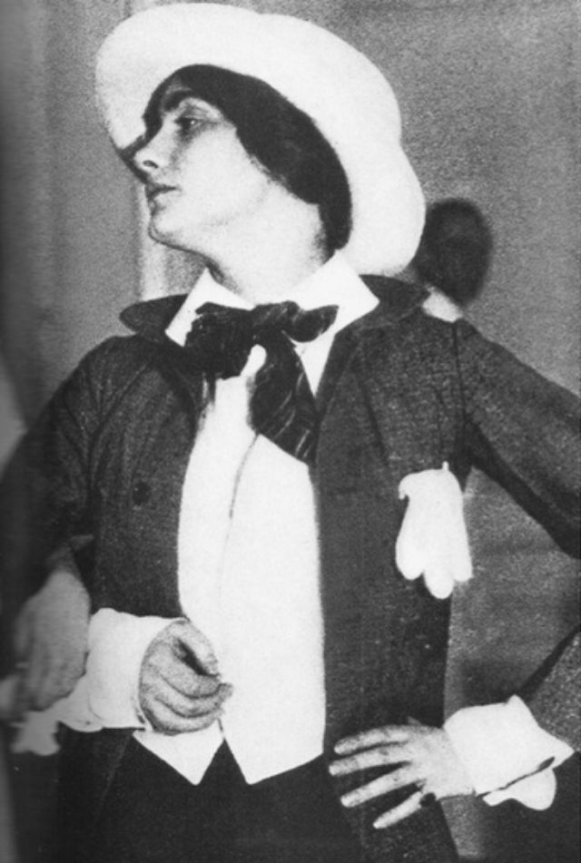 26 Classy and Fabulous Photos of a Young Coco Chanel in the 1910s and ...