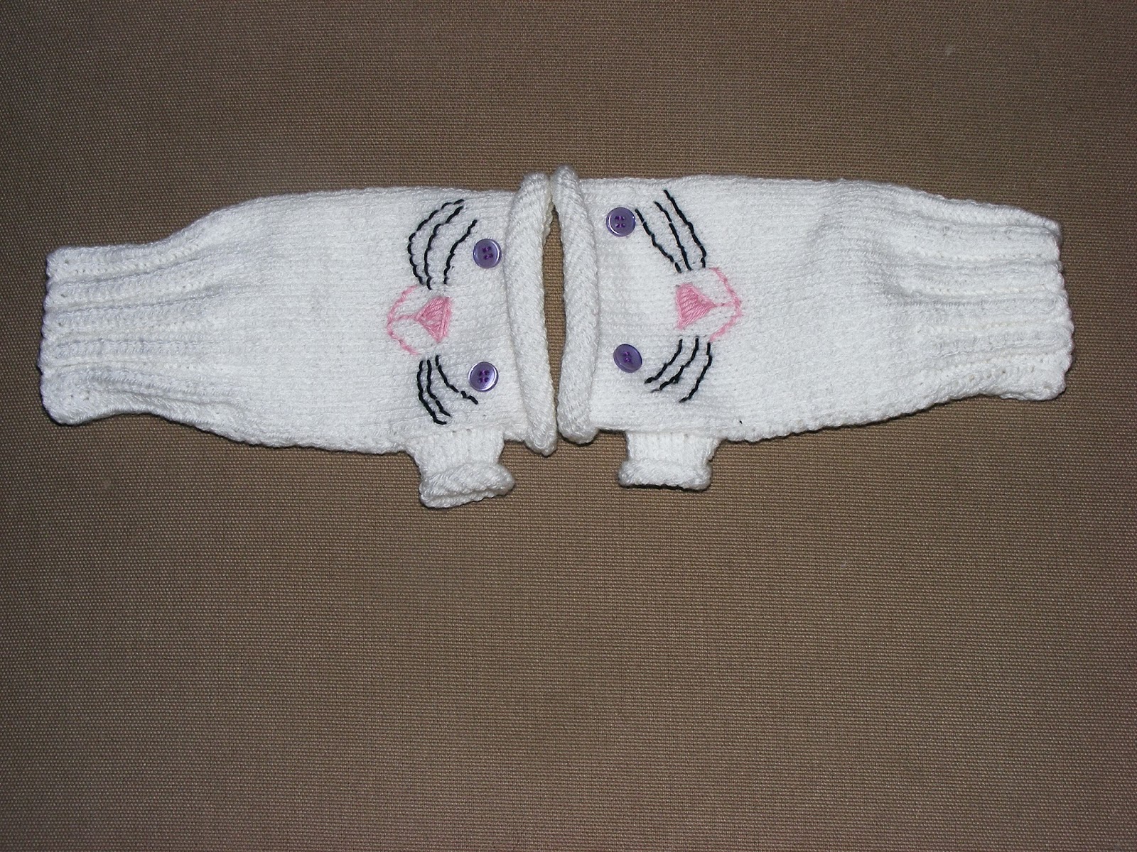 Poarta handmade!: Manusi Handmade 2013-2014 I Model Pisica