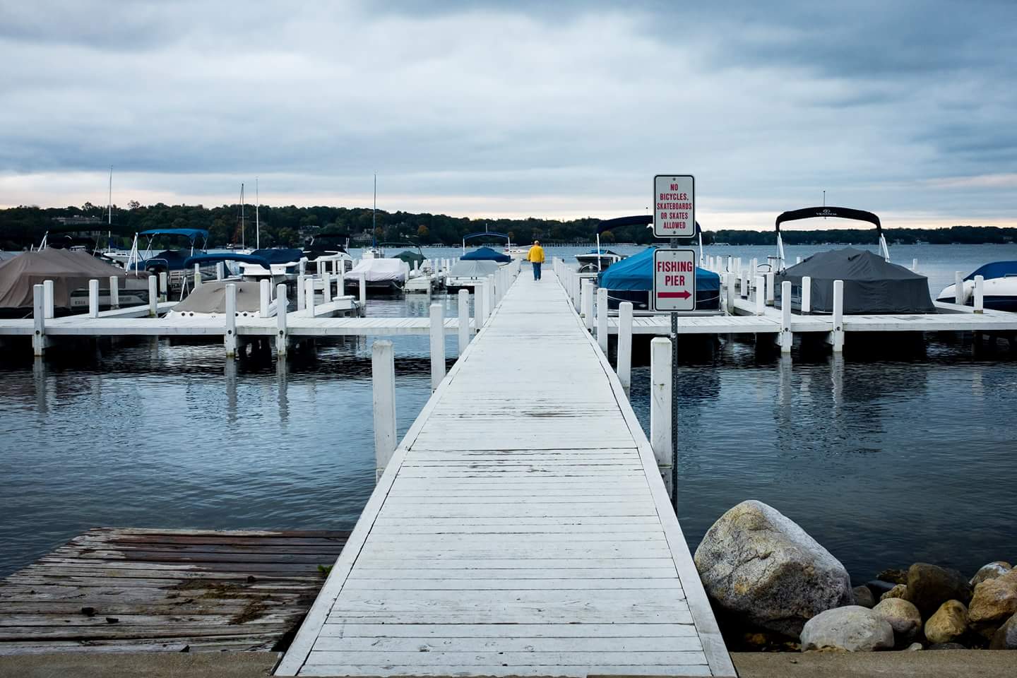 RealidaZ: Sitting on the dock of the bay