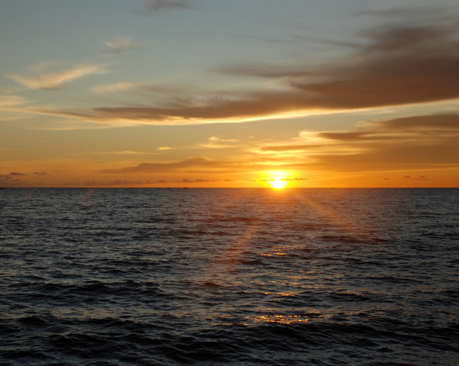 Bounder does the PI: SUNSETS IN THE PHILIPPINES