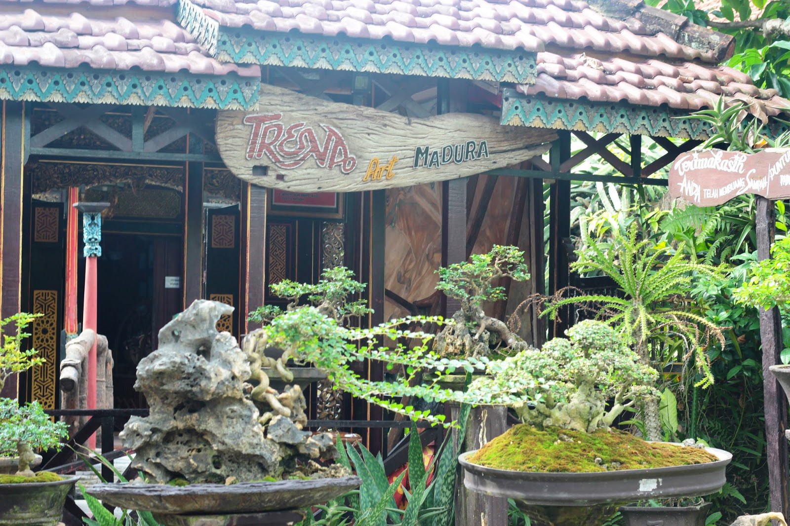 Tresna Art Madura, Tempat Berburu Souvenir Khas Madura - RANSEL MUNGIL