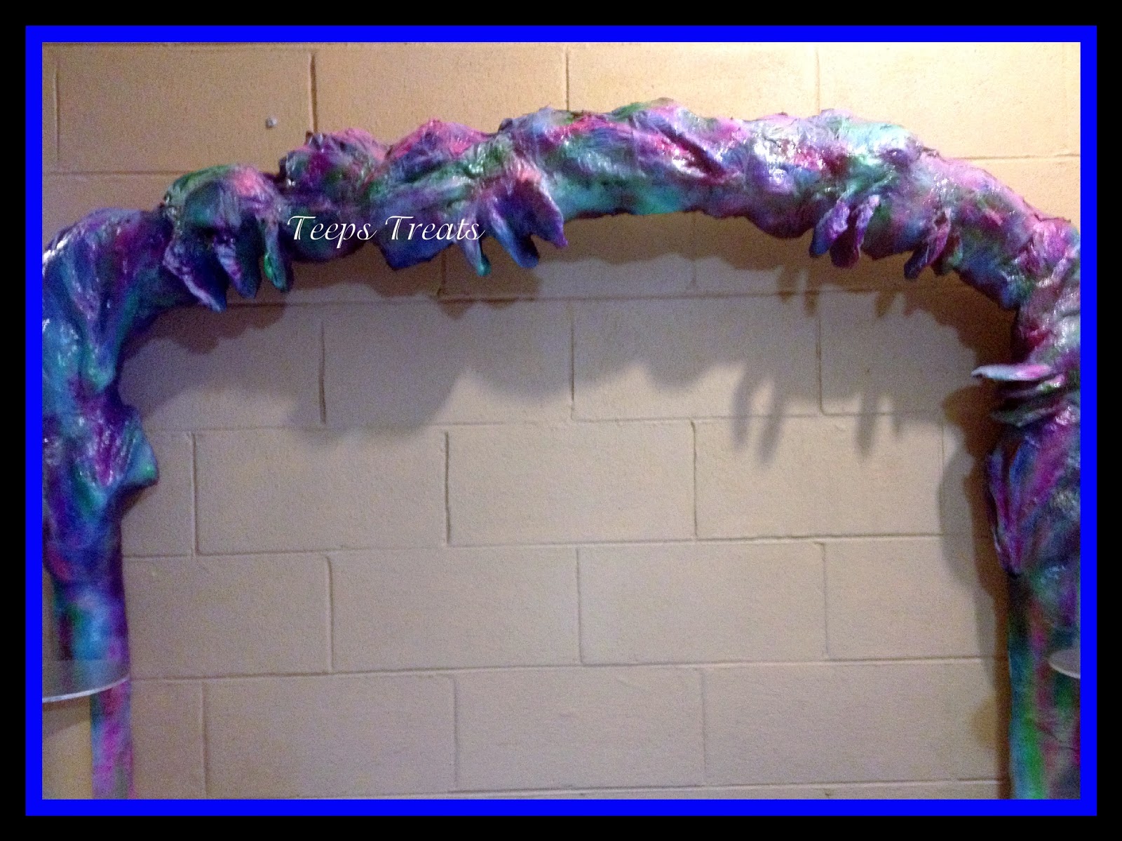 Teeps Treats: how to make a paper mache archway