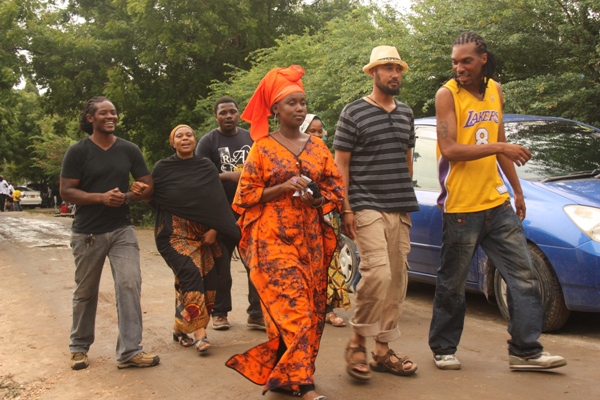 NURU THE LIGHT: RATIBA NA YALIYOJIRI NYUMBANI KWA MAREHEMU SAJUKI!!!