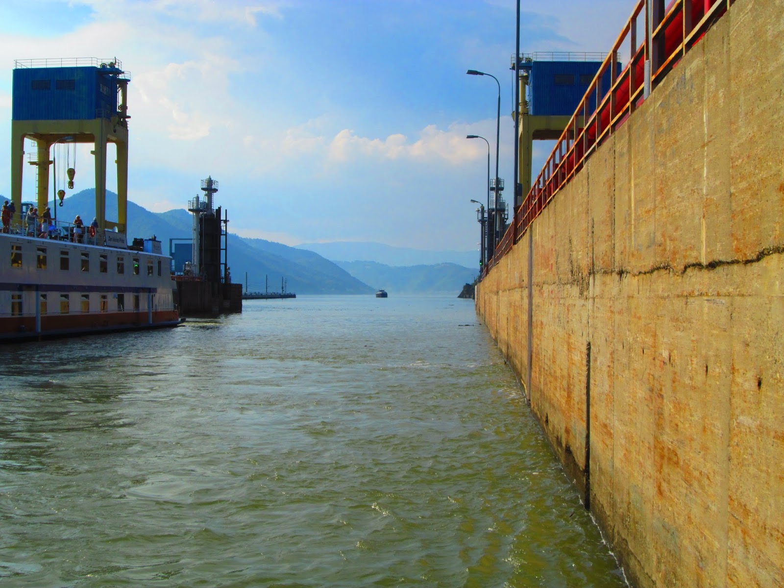 SV Ostinato: The Donau, Dunaj, Duna, Dunav, Dunarea or....The Danube