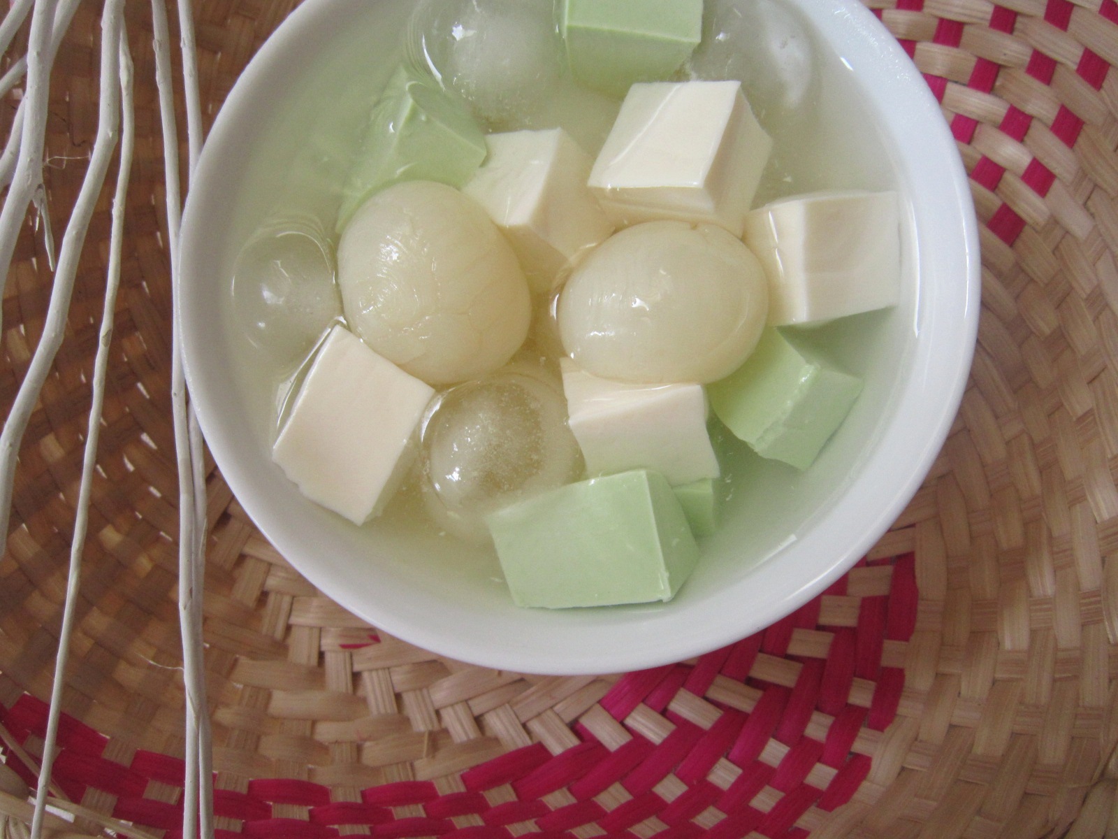 FRUITIE CAKE: CHÈ KHÚC BẠCH