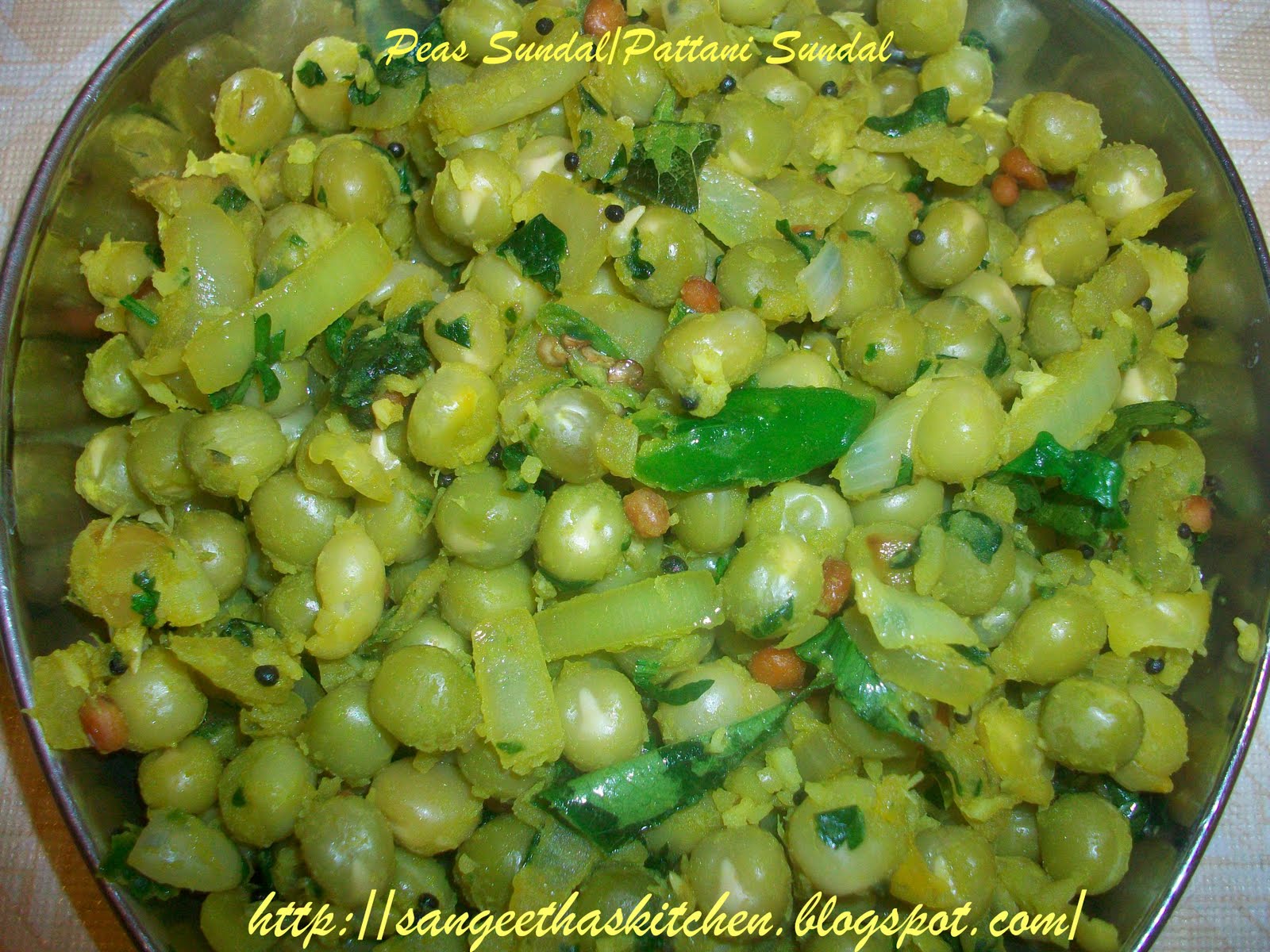 Spicy Treats: Pattani sundal / Peas sundal