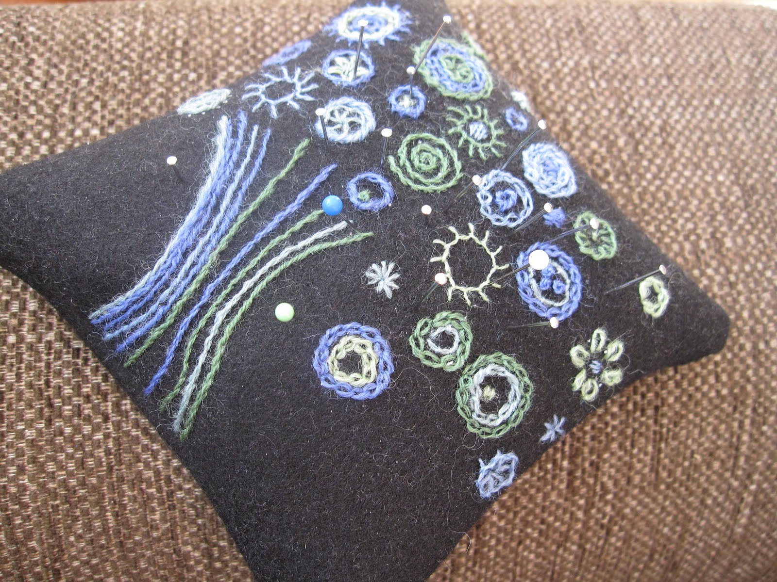 Blomlådan: Karins broderier