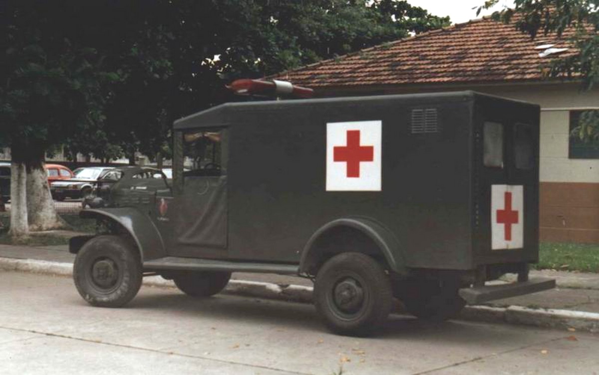 Viaturas Brasil: Dodge M-615 Ambulancia - Exército Brasileiro