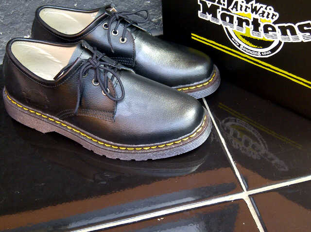 PODEK STORE: SEPATU DOCMART ( DR.MARTENS ) KW SUPER