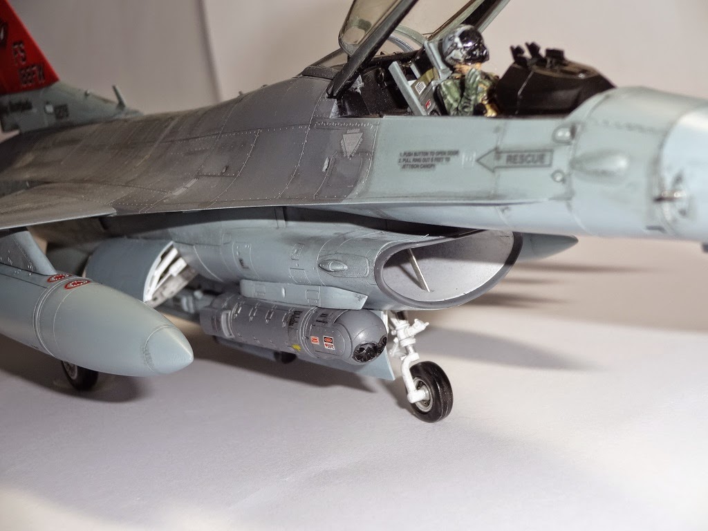 Enjoy your hobby with me: Finished to build F16C plastic model