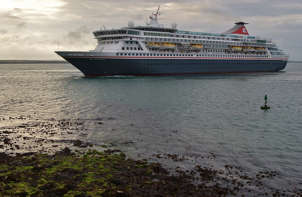 VESSELS AT HOLYHEAD: Arrived in to the Rio Tinto jetty at 07:45 this ...