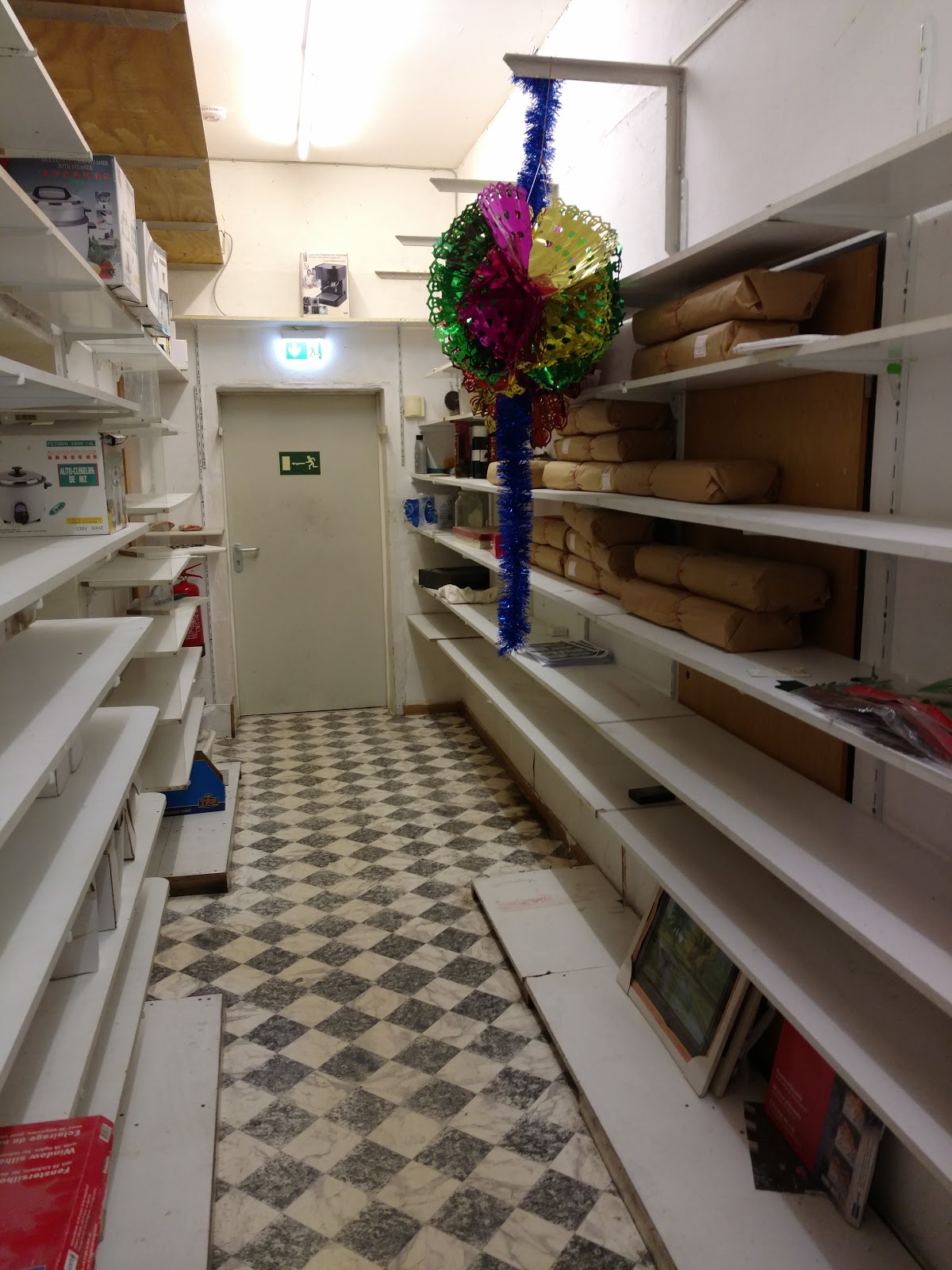 EntreVoir: Cosmic Generator; Mika Rottenberg