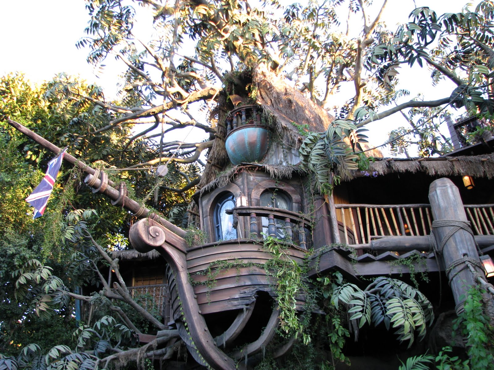 Pictures of Tree Houses and Play Houses From Around The World, Plans ...