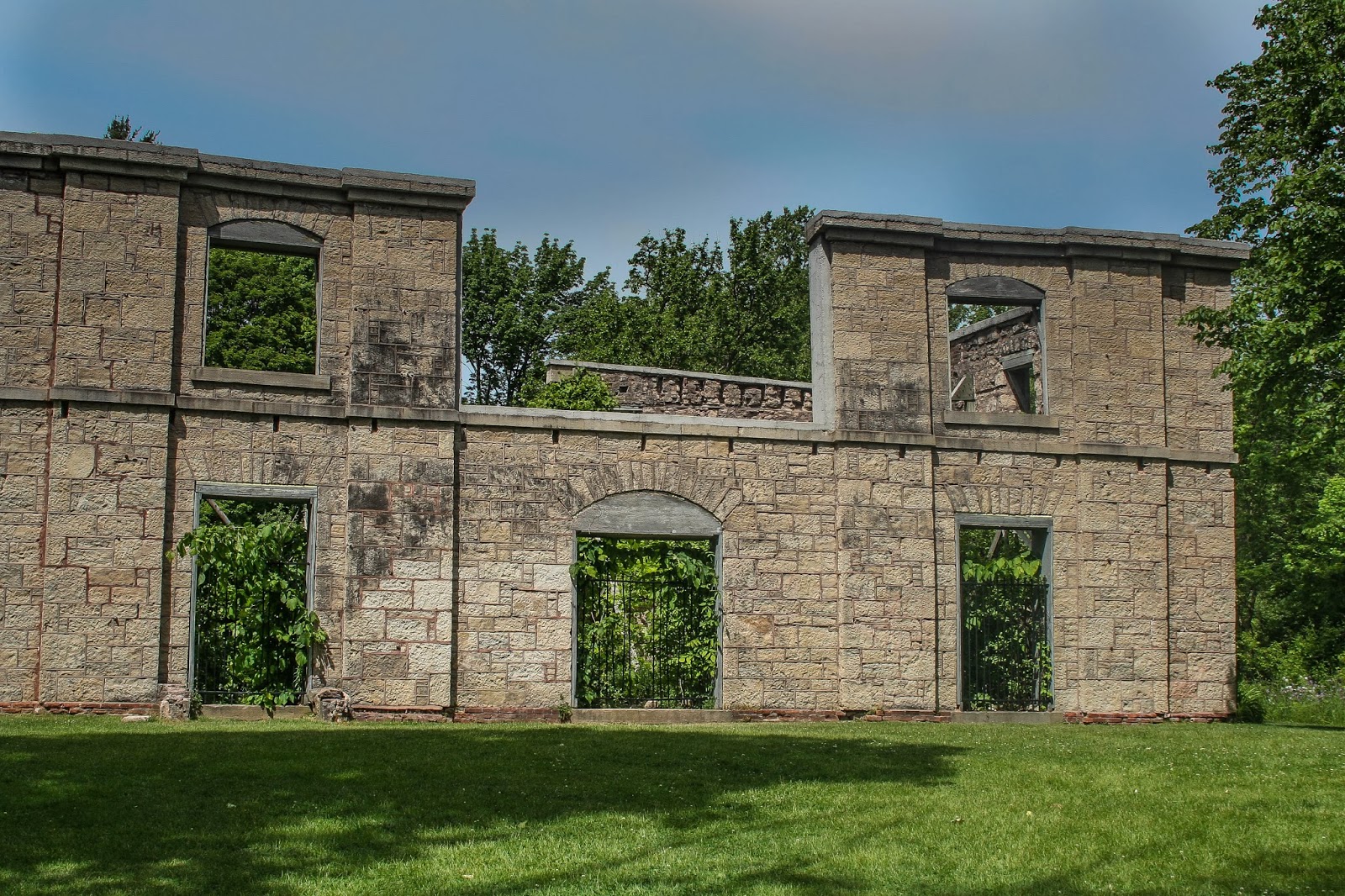 Mishy's Corner of the World: Hermitage Ruins-Ancaster