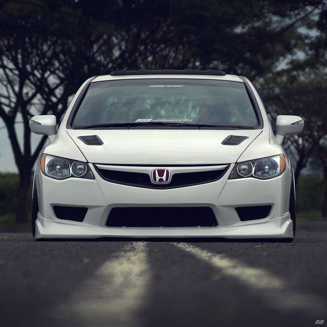 Modifikasi Mobil Ceper Honda Civic Putih Velg Work wheels Meister S1 ...