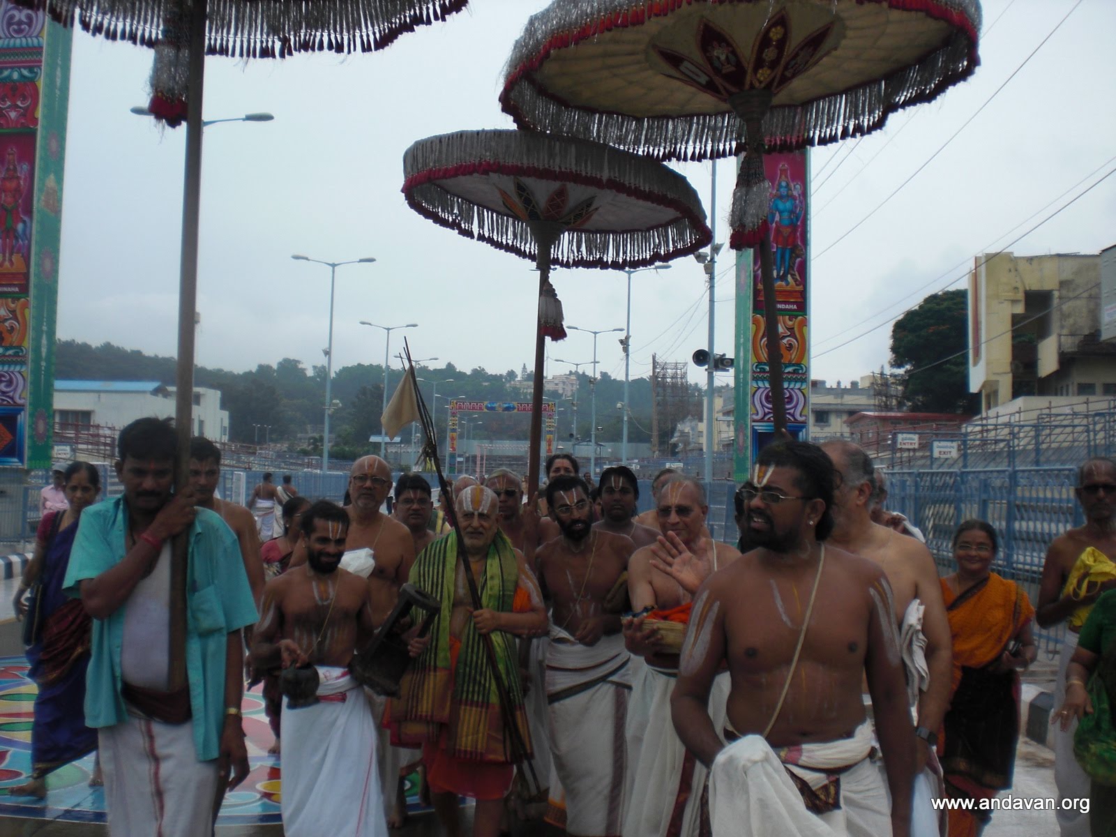 Srirangam Srimath Andavan Ashramam: Pranayamam & its significance