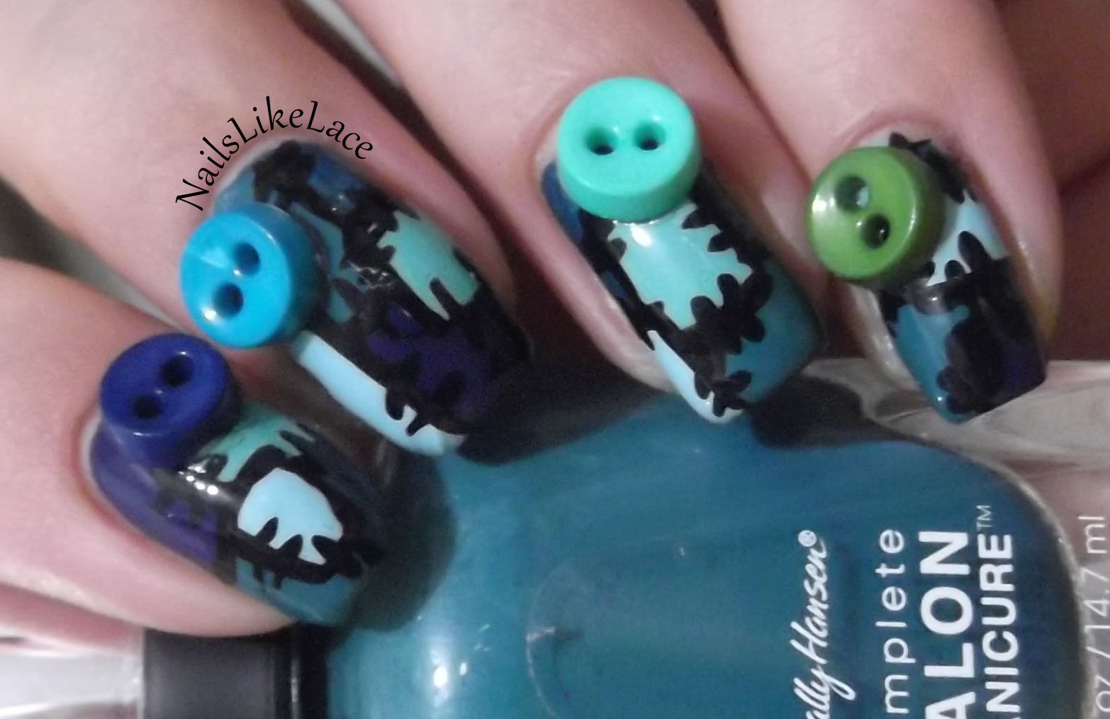 NailsLikeLace: Button Nails