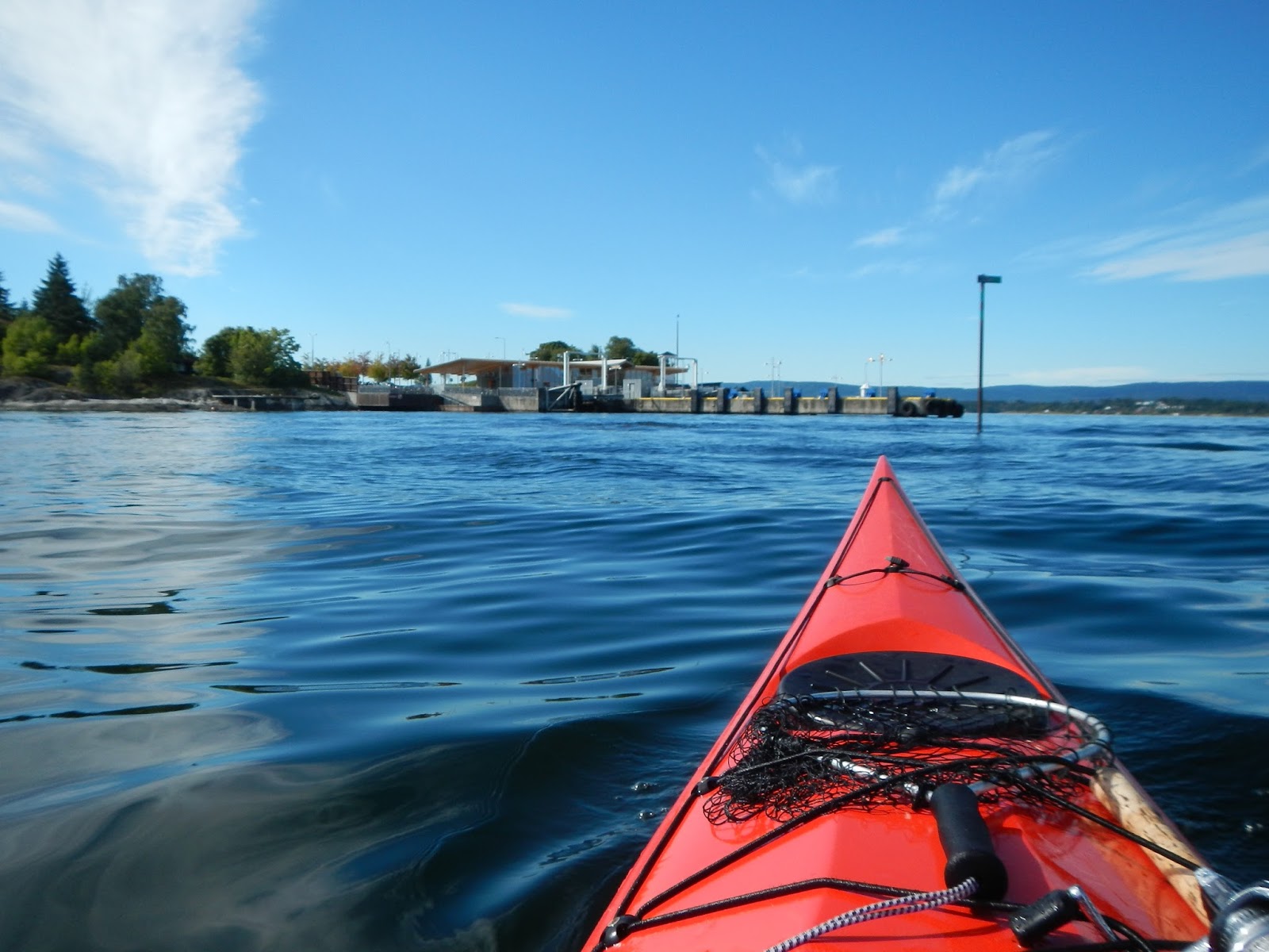 ...med Truls på tur....: Fra land til land en vakker sommerdag