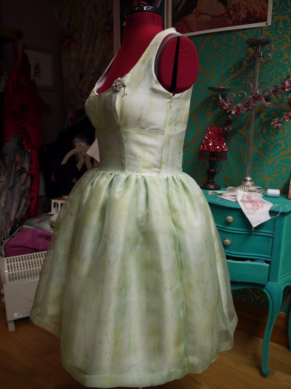 The Vintage Dressmaker-Combining couture sewing skills with textile ...