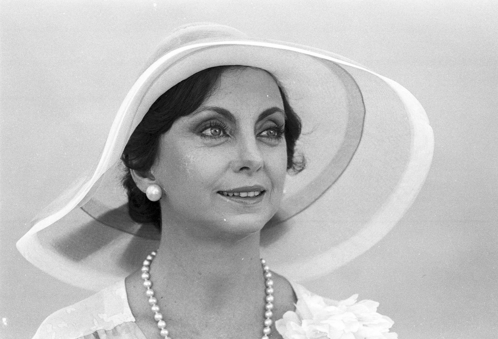 Morre aos 92 anos, a atriz Beatriz Segall, conhecida pela personagem ...