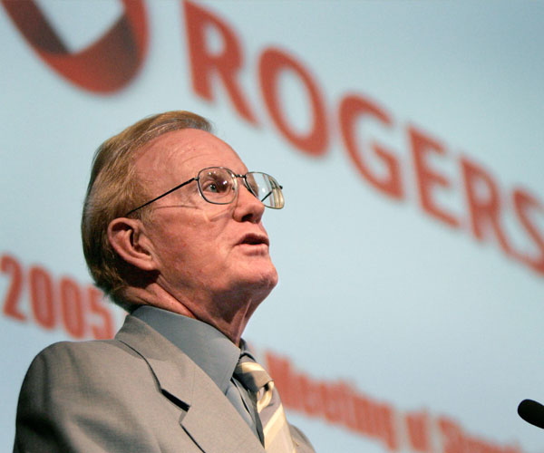 Gloria Hickey craft writer: Building a Bridge Between Business and the Arts