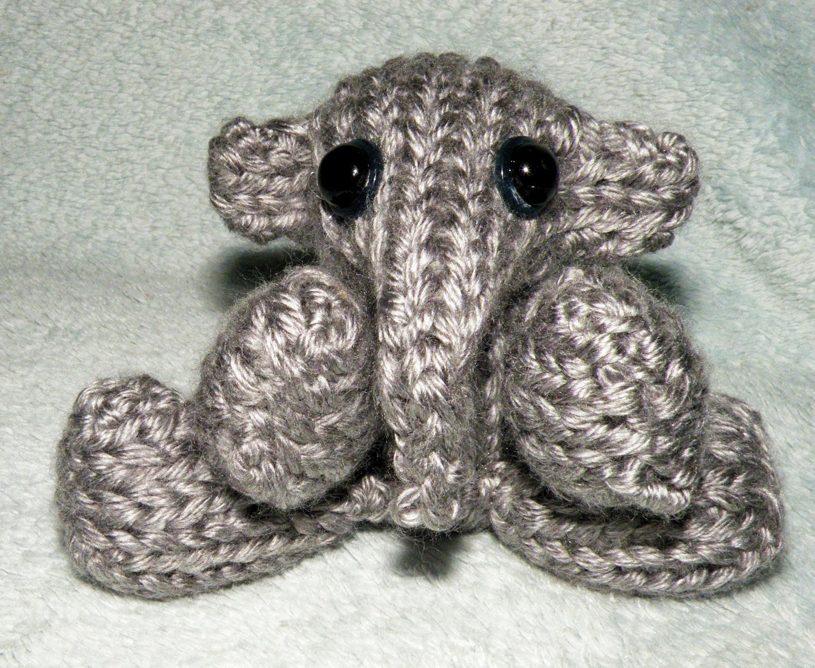 The Loom Muse : Loom Knitting Mini Elephant